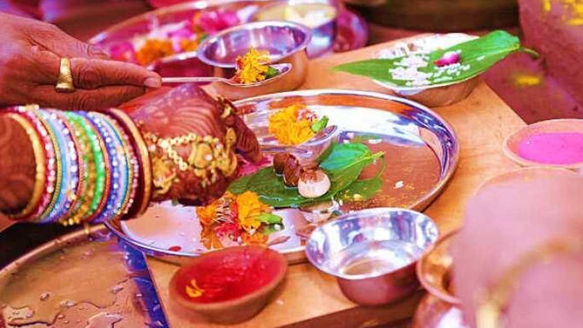 Hariyali Teej Sindhara Samagri List 2025: हरियाली तीज से ठीक 1 दिन पहले ...