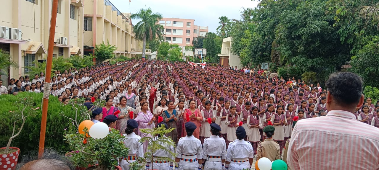 कारगिल विजय दिवस पर एक साथ 60 जगहों पर फहराया तिरंगा, एक सुर में देश ...