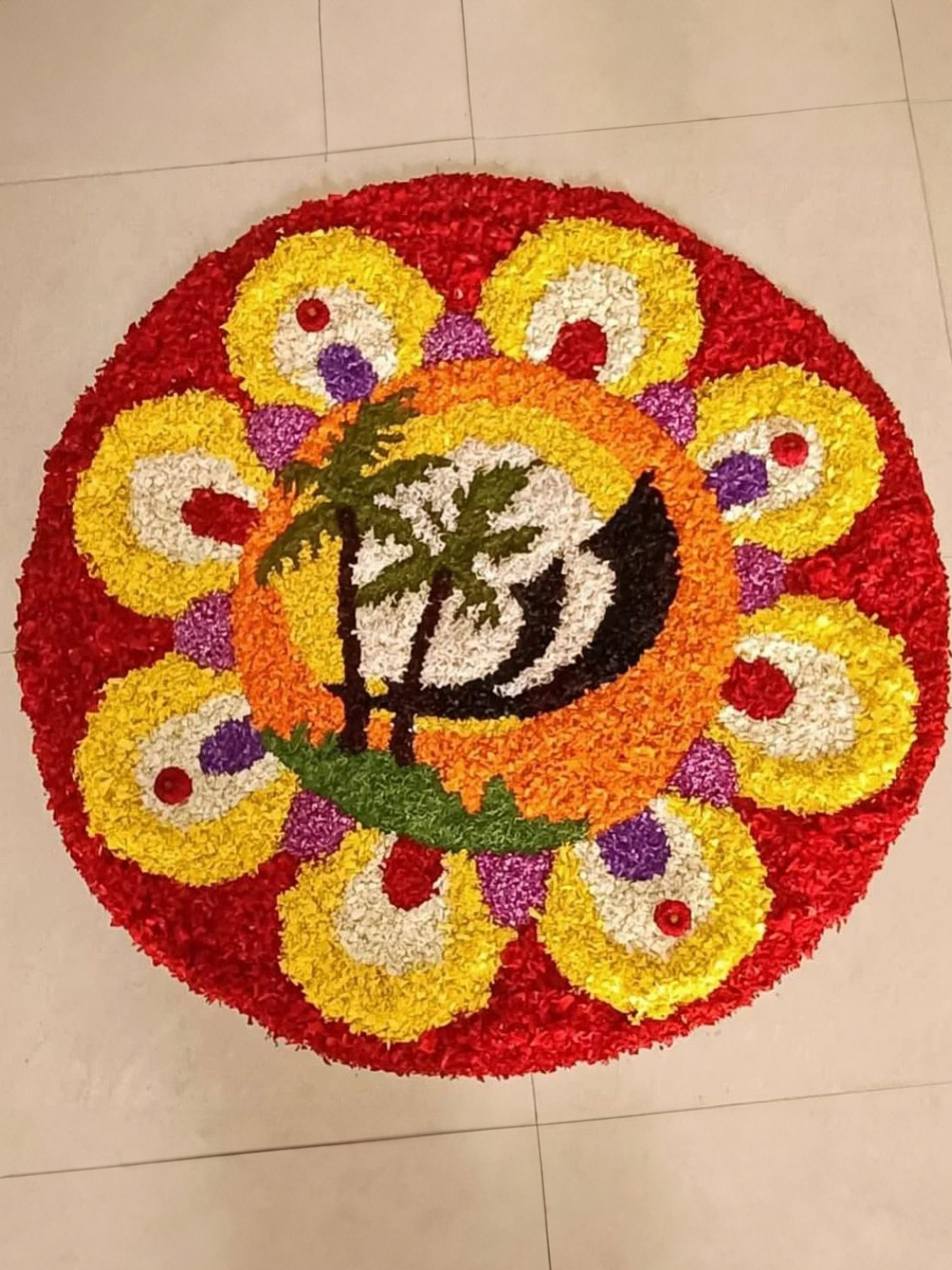 Onam Pookalam Design 2025: ओणम के मौके पर बनाएं फ्लावर पुक्कलम डिजाइन ...