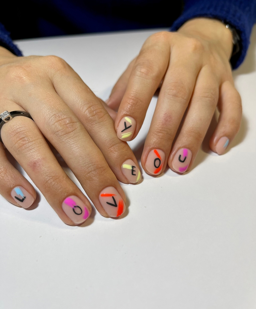 Regular Nail Art के अनोखे डिजाइन देखें यहां, ऑफिस जाने वाली महिलाओं को ...