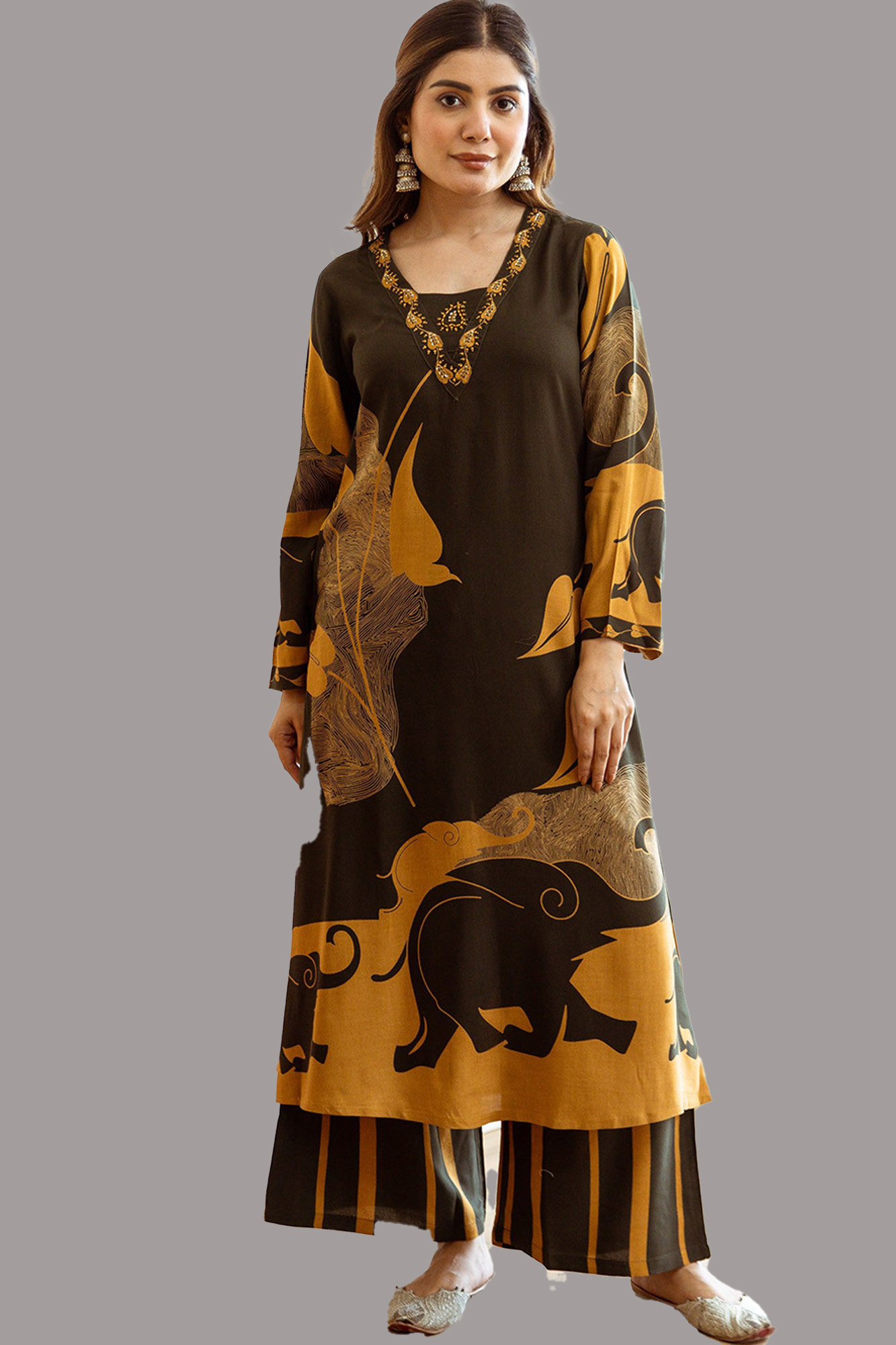 Printed Suit Designs: ऑफिस लुक में नजर आएंगी सुंदर, जब वियर करेंगी ये ...