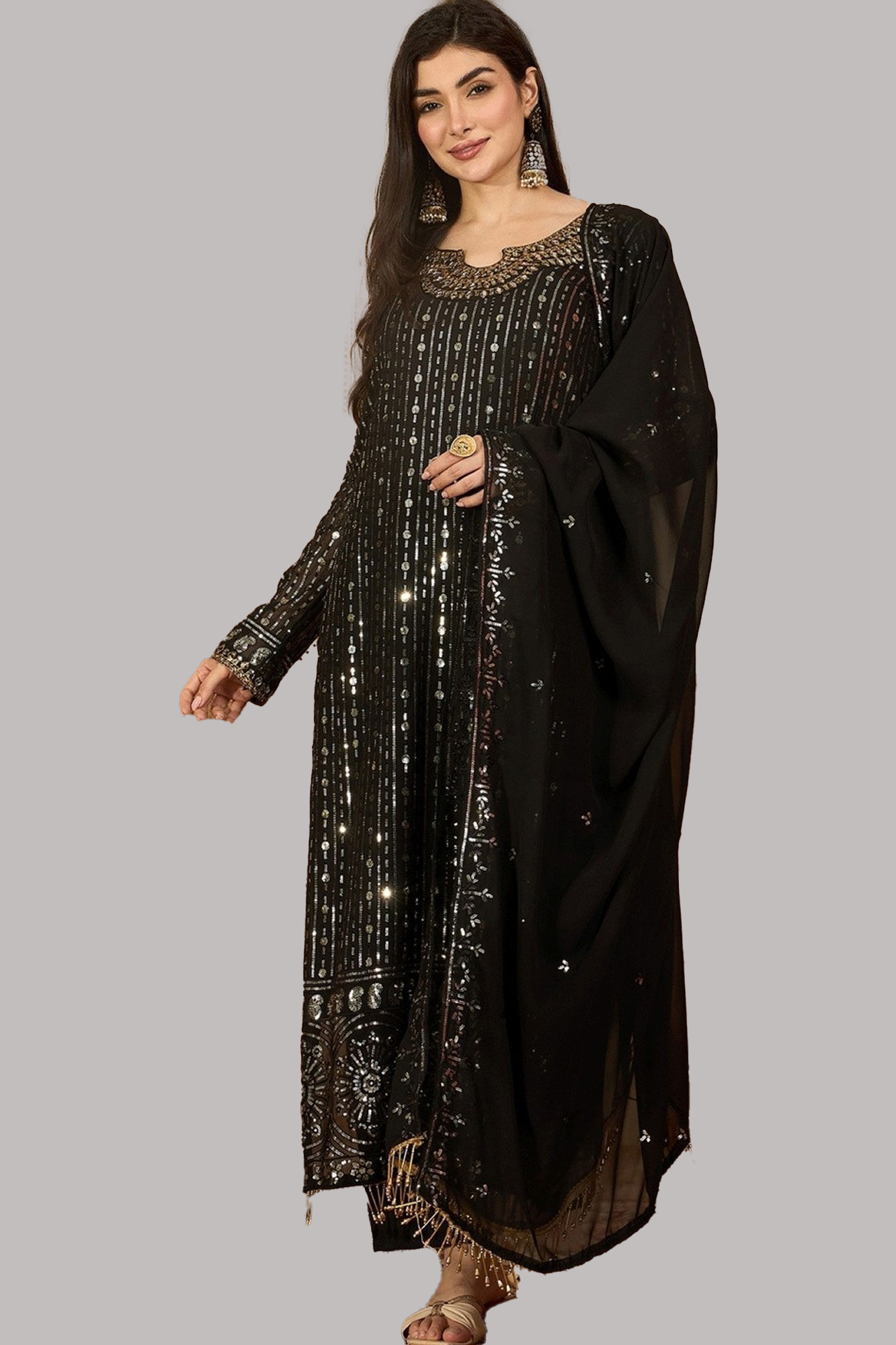 Black Colour Suit Designs: ब्लैक सूट पहनते ही बढ़ेगा कॉन्फिडेंस, देखें ...