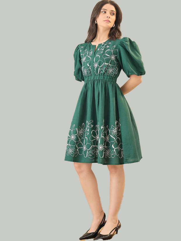 Short Dress Designs: वेकेशन पर जाने का बना रही हैं प्लान, तो अपने बैग ...