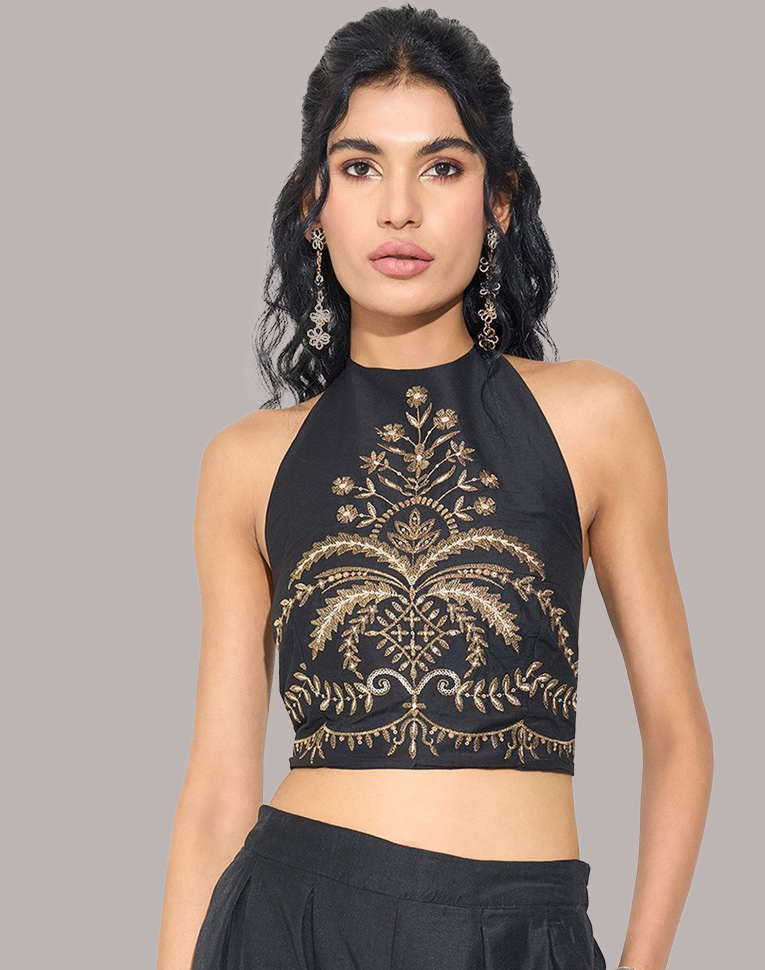 Crop Top Designs: पार्टी लुक क्रिएट करने के लिए स्टाइल करें क्रॉप टॉप ...