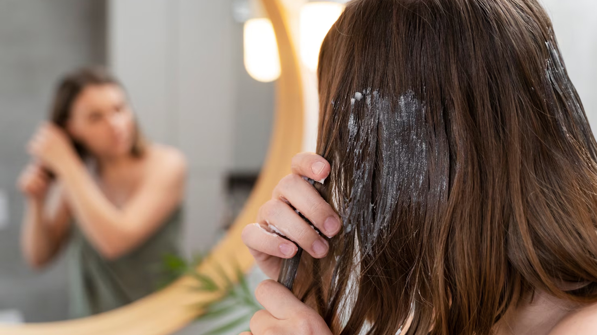 DIY Hair Mask: हर वॉश में टूट रहे हैं बाल? आज ही ट्राई करें यह मास्क ...