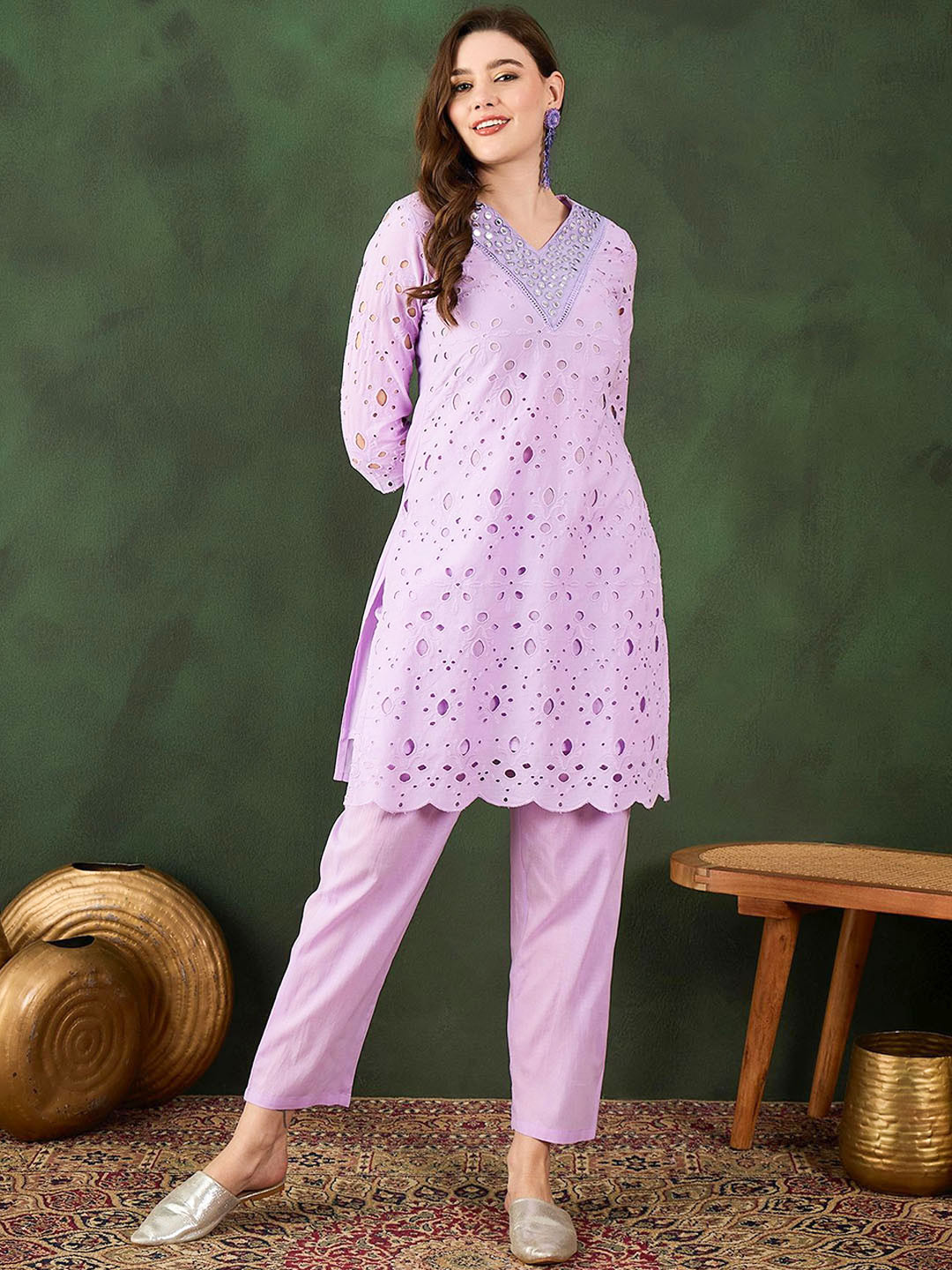 Cut Work Suits Designs: ट्राई करें ये लेटेस्ट और स्टाइलिश कटवर्क सूट ...