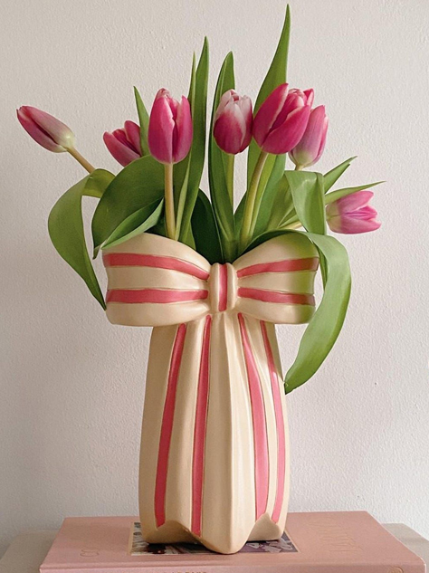 Drawing Room का पूरा लुक बदल देंगे Flower Vase के ये डिजाइंस, फाइव ...