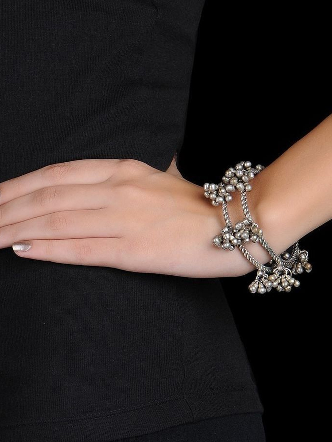 Chandi Ki Chudi Designs: कुर्ती और जींस दोनों पर कमाल लगेंगी चांदी की ...