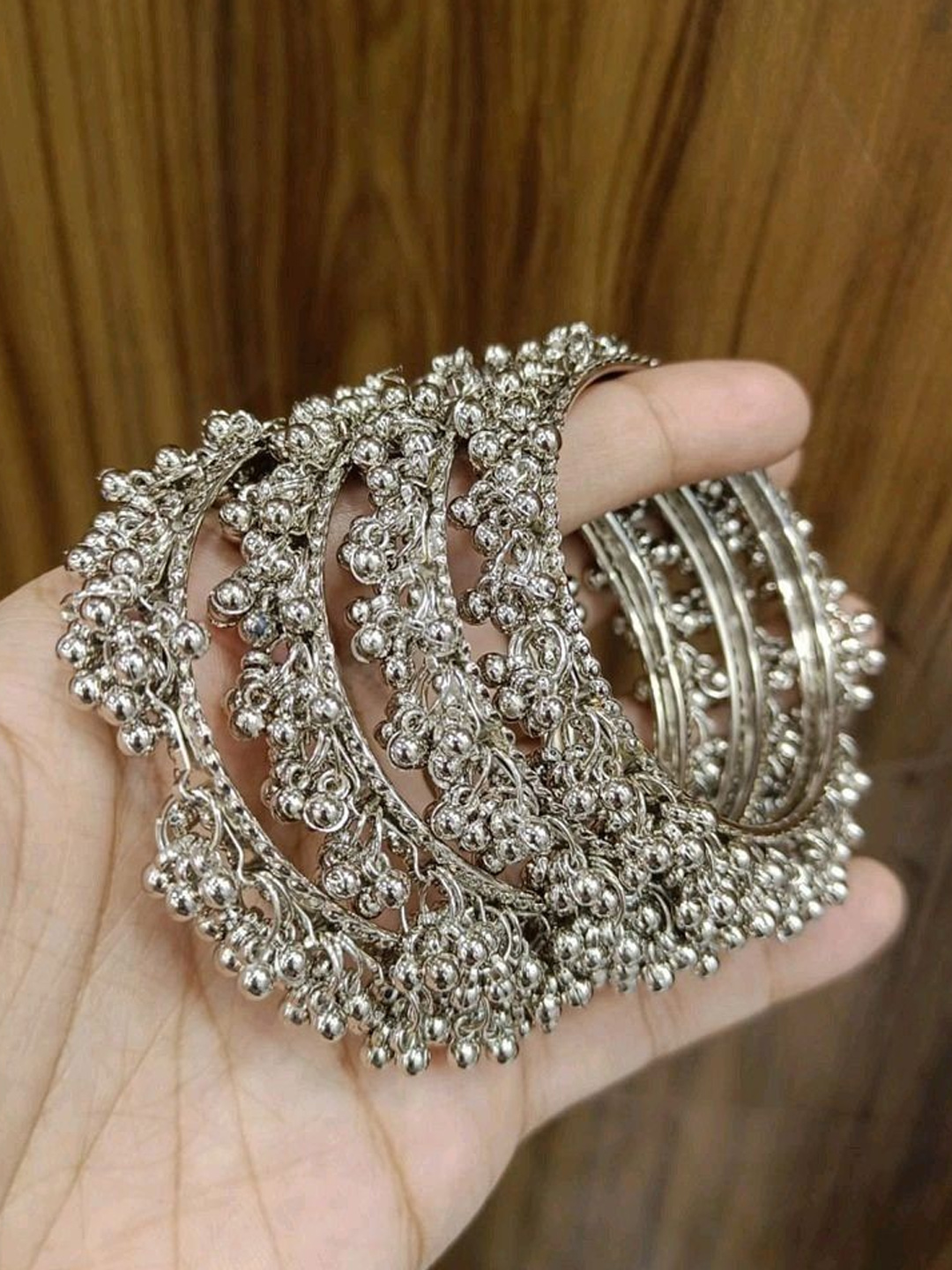 Chandi Ki Chudi Designs: कुर्ती और जींस दोनों पर कमाल लगेंगी चांदी की ...