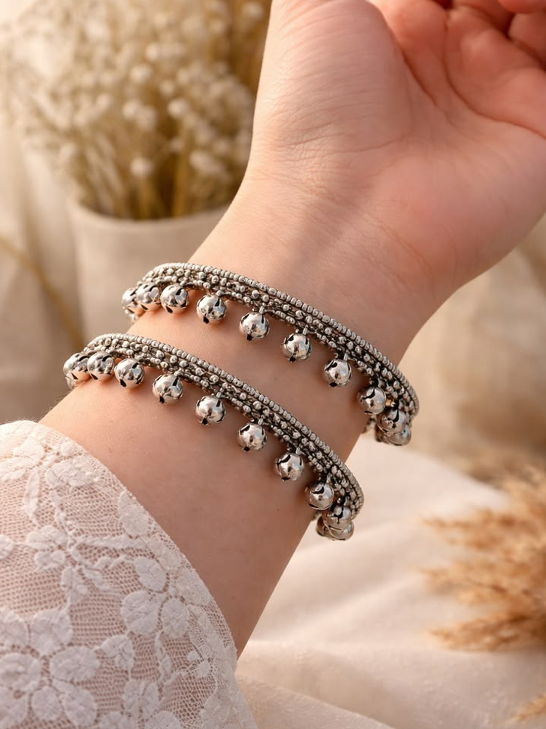 Chandi Ki Chudi Designs: कुर्ती और जींस दोनों पर कमाल लगेंगी चांदी की ...