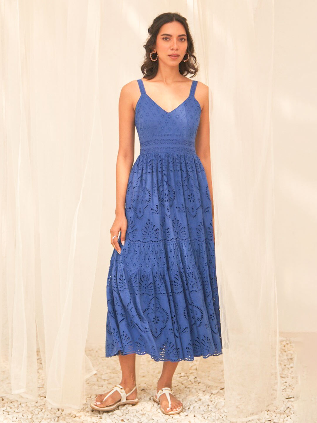 Sleeveless Midi Dress Designs: गर्मी में ऑफिस लुक को स्टाइलिश बनाने के ...