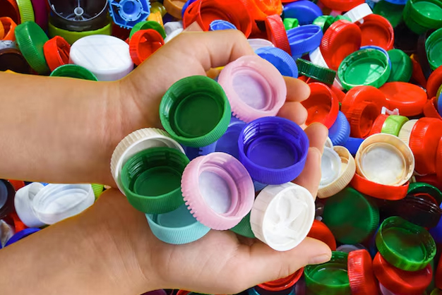 Bottle Cap DIY: बोरिंग दीवारों को दें नया पिंटरेस्ट लुक, पुरानी बोतलों ...