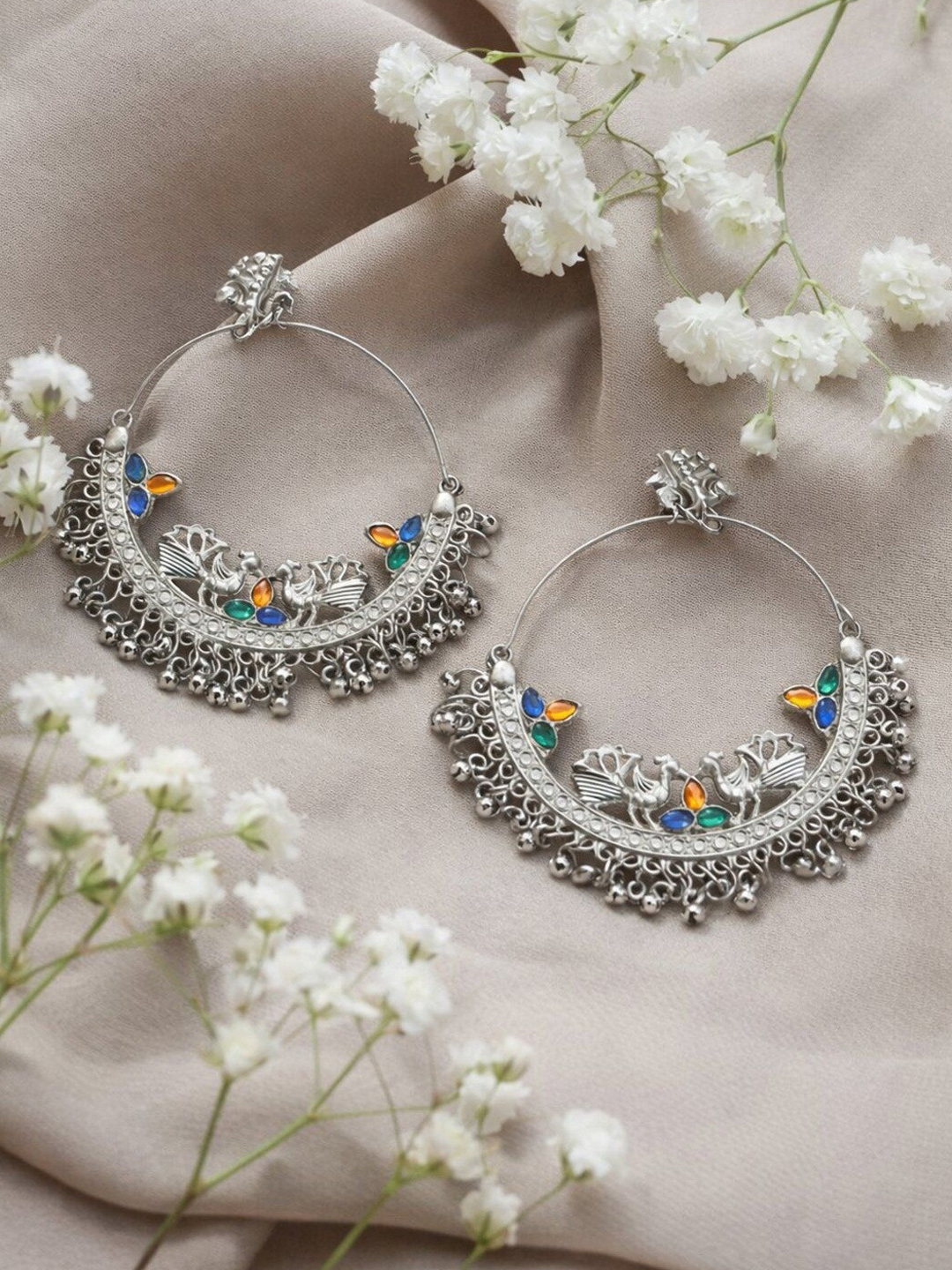 Circle Earring Designs: हर फेस शेप पर सुंदर लगेंगे सर्कल इयररिंग्स ...
