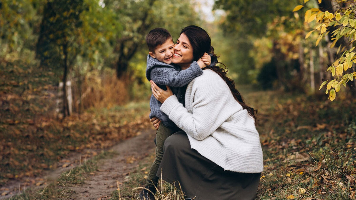 सिंगल चाइल्ड की परवरिश आसान नहीं होती, अपनाएं ये जरूरी नियम | parenting ...