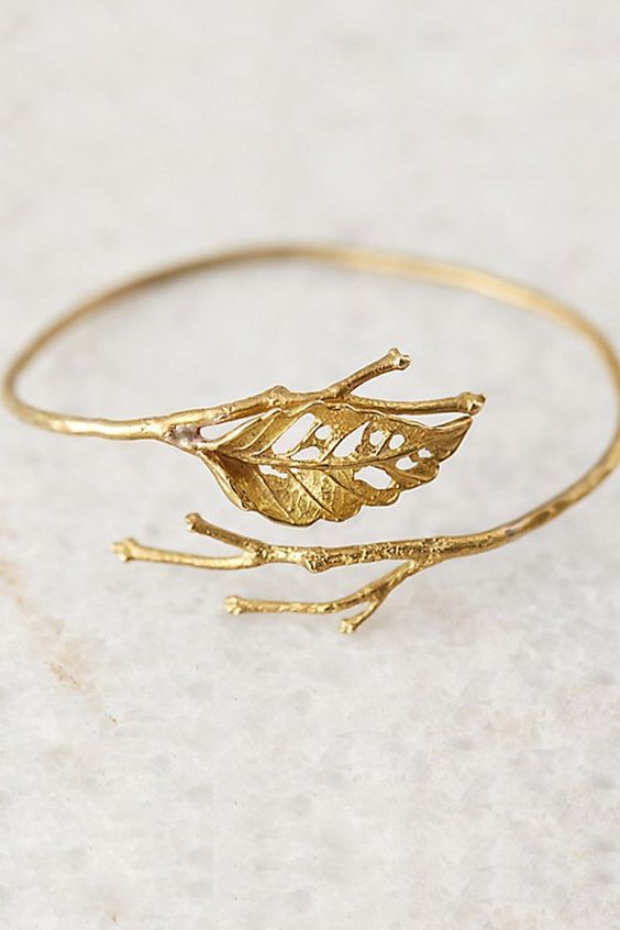हाथों की शोभा बढ़ाएंगी ये Cutwork Gold Rings, यहां देखें नए डिजाइंस ...