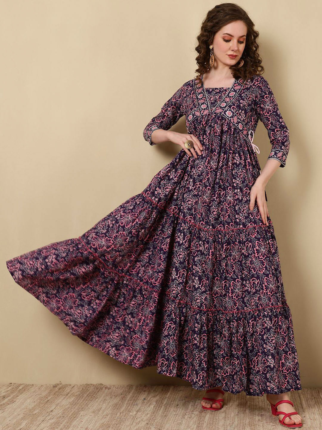 Frock Suit Designs: सिंपल सोबर लुक के लिए स्टाइल करें फ्रॉक सूट, जानें ...