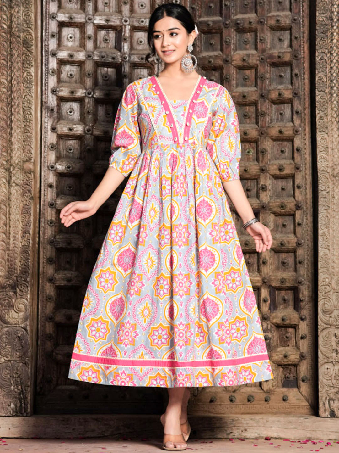 Frock Suit Designs: सिंपल सोबर लुक के लिए स्टाइल करें फ्रॉक सूट, जानें ...