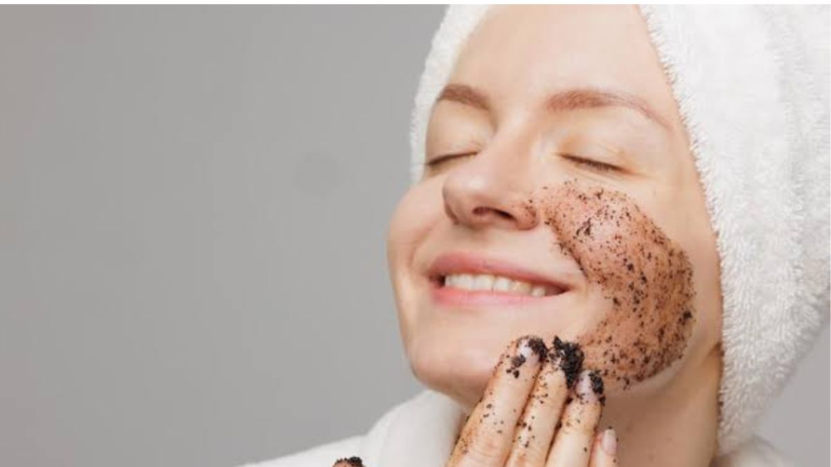 Blackheads Removal Tips: चेहरे के जिद्दी ब्लैकहेड्स को दूर कर सकता है ...