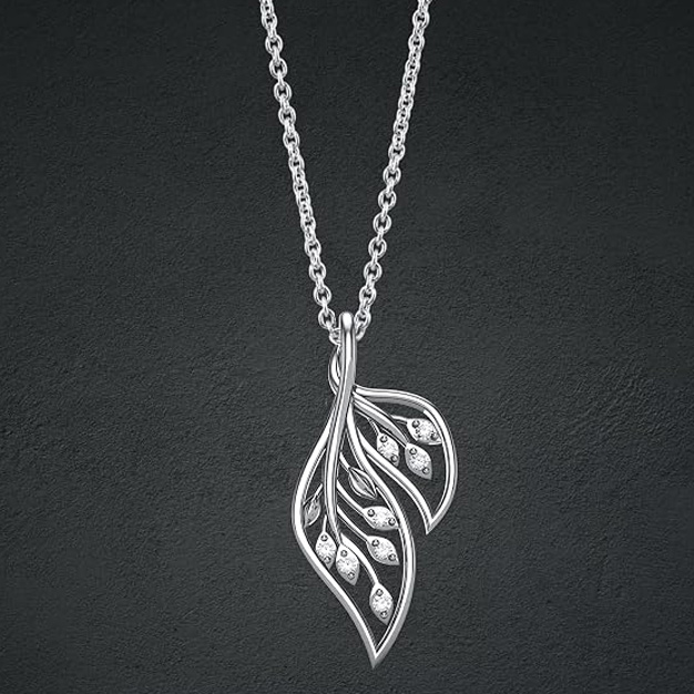 Pendant Designs for Silver Chain: डेली वियर में चांदी की चेन के साथ ...