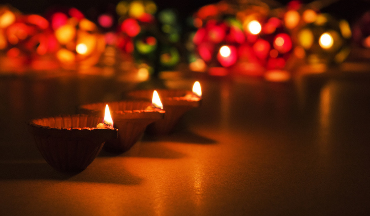 Diwali 2024 : தந்தேராஸுக்கு 13 விளக்கு ஏற்றுவதன் முக்கியத்துவம் ...