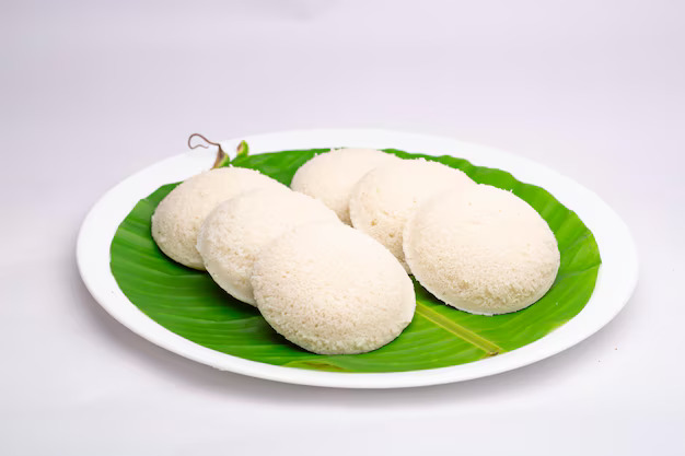 ஆவி பறக்க சுட சுட இட்லியை கண்டுபிடித்தது யார் ? இட்லி தோன்றியது எப்படி ...