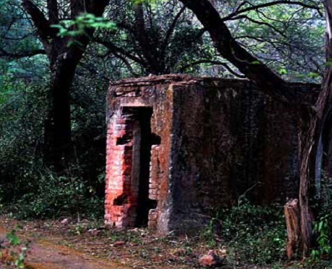 malcha mahal delhi haunted places prince princess suicide in hindi ...