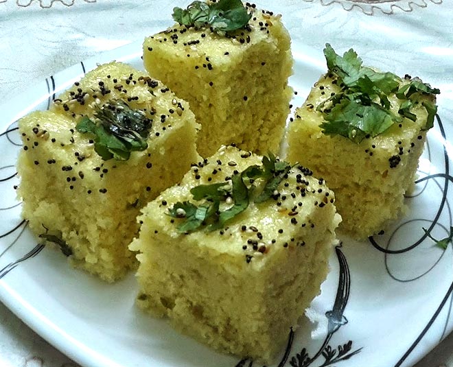 How To Cook Hari Moong Dal ka Dhokla At Home | how to cook hari moong ...