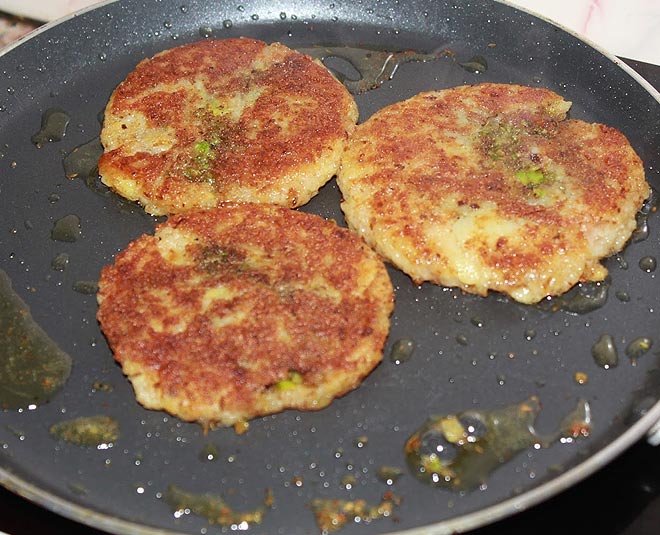 This Spicy And Delicious Chhole Tikki Will Only Take Your 10 Minutes ...