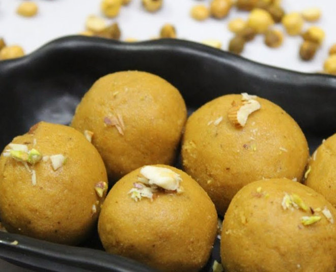 How To Make Bhune Chane Ke Laddu At Home-घर पर बनाएं भुने चने के टेेस् ...