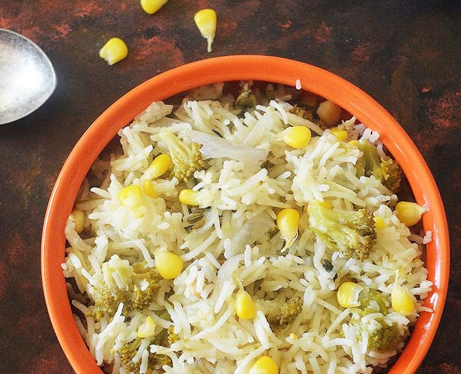 how To Cook Sweet Corn Fried Rice At Home-लंच में बनाएं बच्‍चों को पसंद ...
