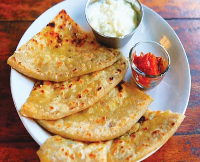 Hot And Spicy Homemade Achaar Ka Paratha Recipe For Winters | hot and ...