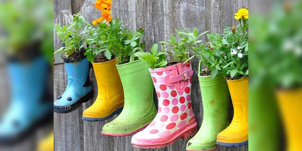Tips To Reuse Old Footwear In New Ways-EASY TIPS: पुराने जूतों को फेंके ...