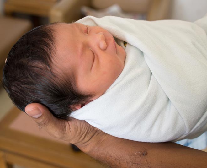 Know Why People Carry Babies On Left Arm In Hindi | know why people ...