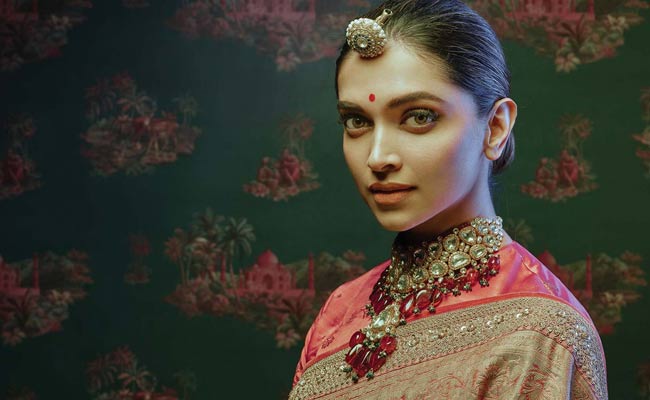 Get To Know Designer Sabyasachi Mukherjee With This Fun Quiz | Herzindagi