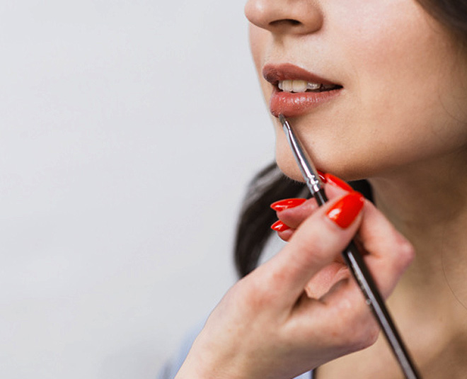 5 Steps For How To Apply Lipstick On Your Lips For Beautiful Look 5