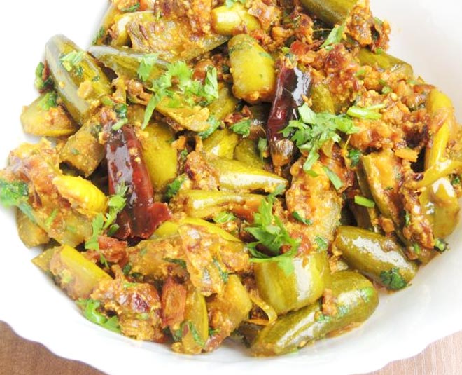 How to Make Achari Aloo Parwal Easy Recipe