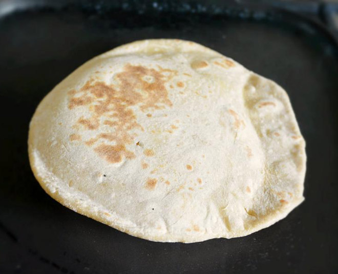 Quick Recipe Of Aloo Kathi Rolls For Tiffin Box -बच्चों के टिफिन के लिए ...