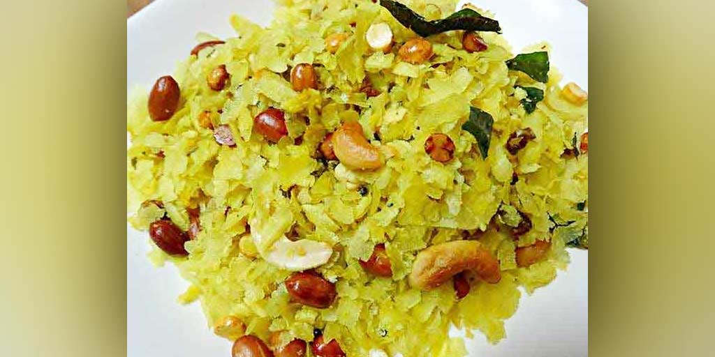 How to Make Roasted Chidva Namkeen: Khatta-Meetha Roasted Chidva ...