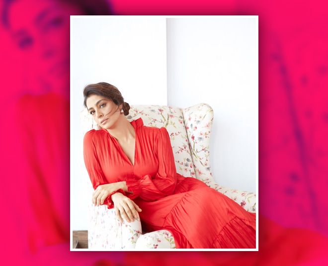 Get Inspired From Bollywood Actress Tabu 5 Stylish Looks To Amp Up Your ...