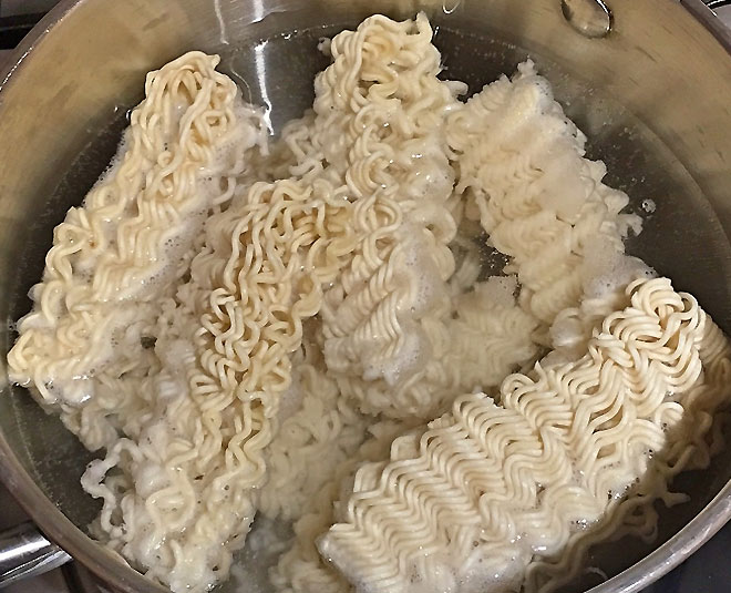 How To Make Maggi Samosa At Home; Maggi Samosa Recipe-Tired Of Regular ...