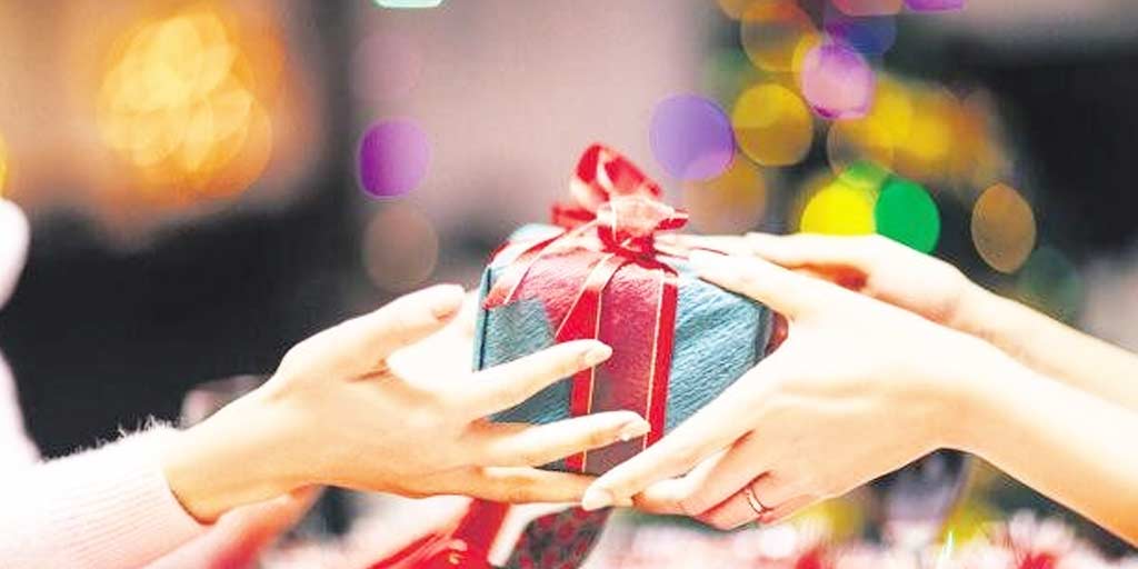 Get These 5 Gifts For Family Members and Relatives In Hindi | get these ...