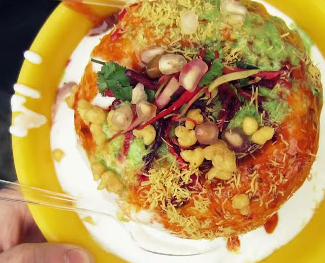 Raj Kachori Chaat Recipe; How To Make Raj Kachori At Home | HerZindagi Raj Kachori Chaat Recipe; How To Make Raj Kachori At Home | HerZindagi
