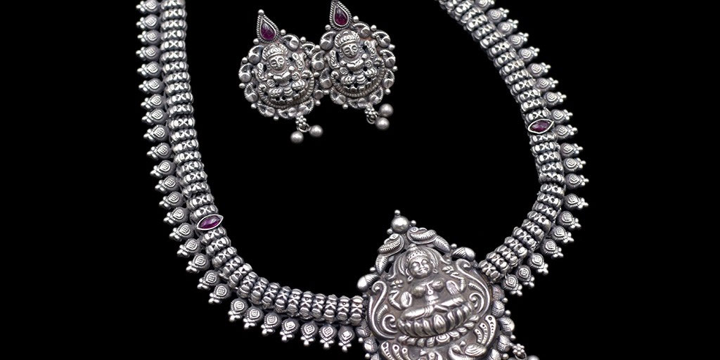 Know All About Metal Jewellery Latest Trends- ट्रेंड में हैं मेटल ज्वेलरी