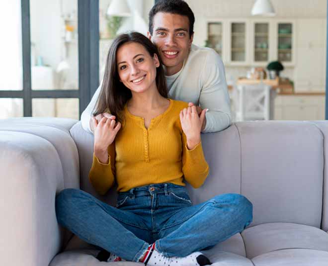 जानिए आपका पार्टनर वास्तव में केयरिंग है या कंट्रोलिंग | know your ...