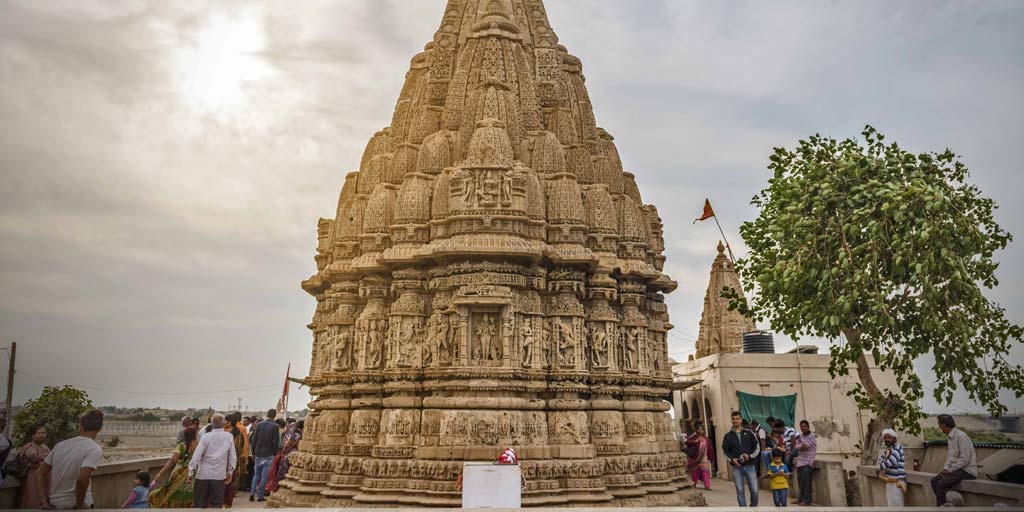 Lesser Known Facts About Lord Krishna's Dwarkadhish Temple In Dwarka ...