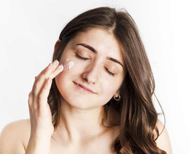 Tips To Safely Apply Sunscreen Around The Eye Area In Hindi | tips to ...
