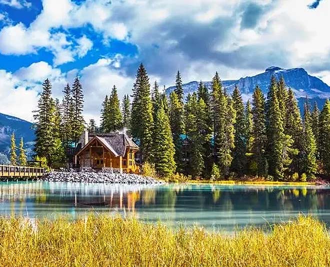 Enjoy Skiing Adventure Sports And Much More In These 7 Places Of Canada ...