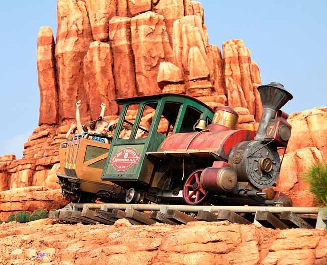 How To Make The Most Out Of Your Day At Disneyland | Herzindagi