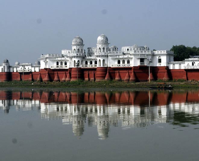 Know About The Neermahal The Floating Wonder Of Agartala In Hindi ...