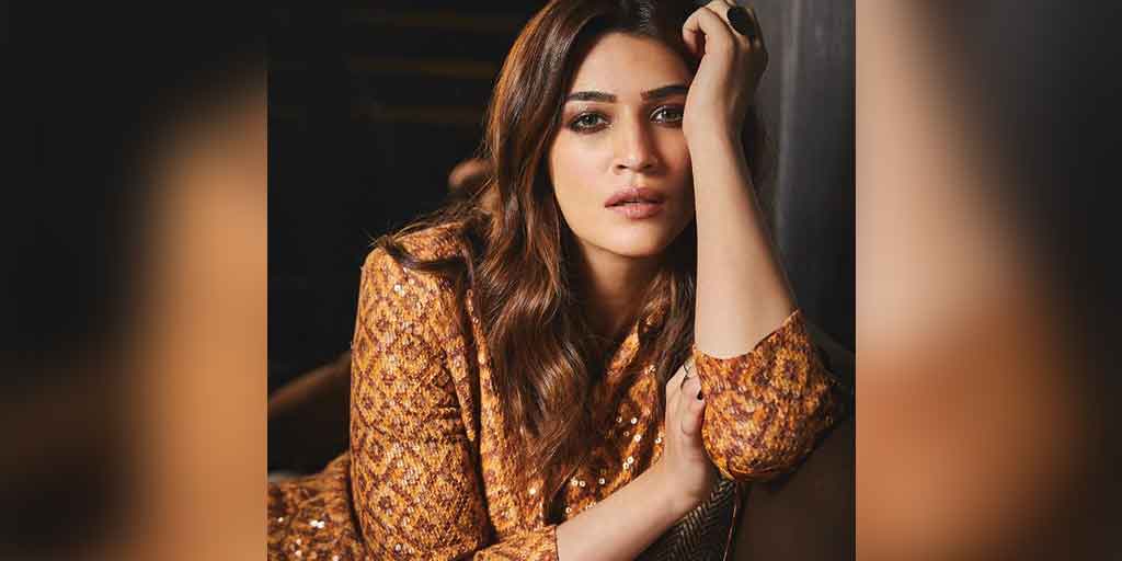 Take Inspiration From Kriti Sanon Eye Makeup To Look Stylish In Hindi ...